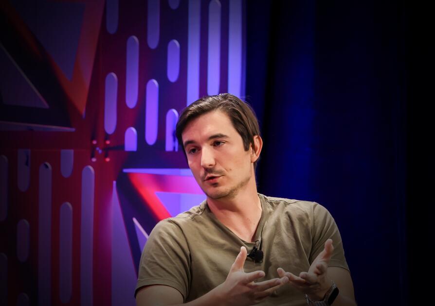 “Everything Will be On-Chain”: Robinhood’s Vlad Tenev at TOKEN2049 ...